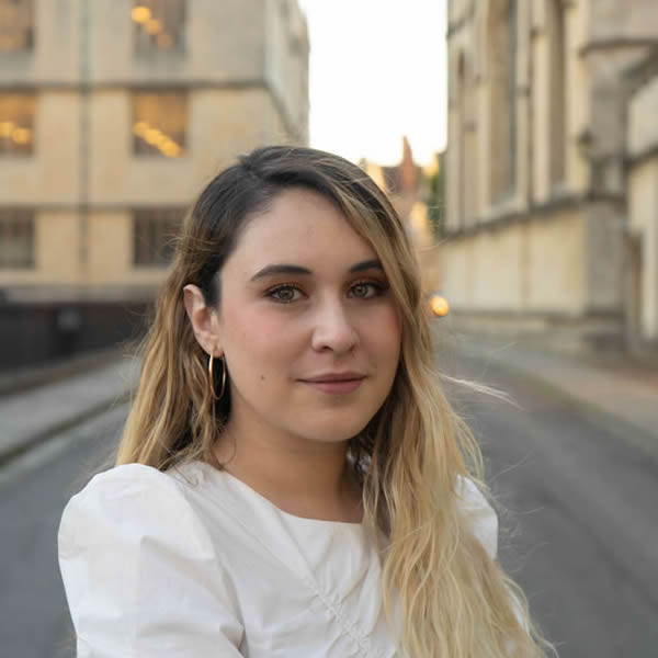 Carla Cisternas recibe prestigioso premio Slicher van Bath de Jong ...